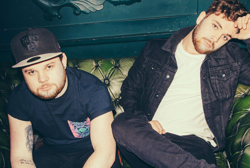 Royal Blood: Das ist gerade bei Royal Blood im Studio los | Warner ...