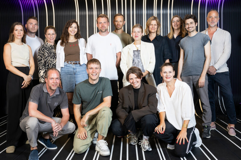 Warner Music kooperiert mit Tigerspring und signt dänisches Duo ROYA ...